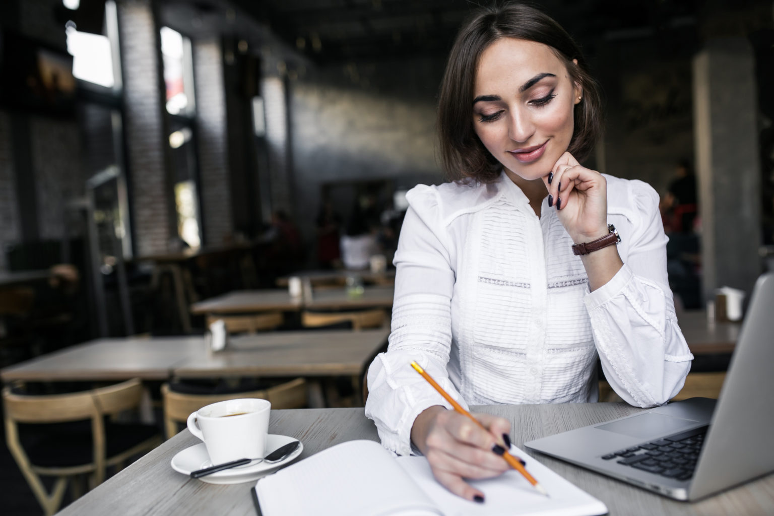 Analysing the Different Writing Style of Authors/Writers